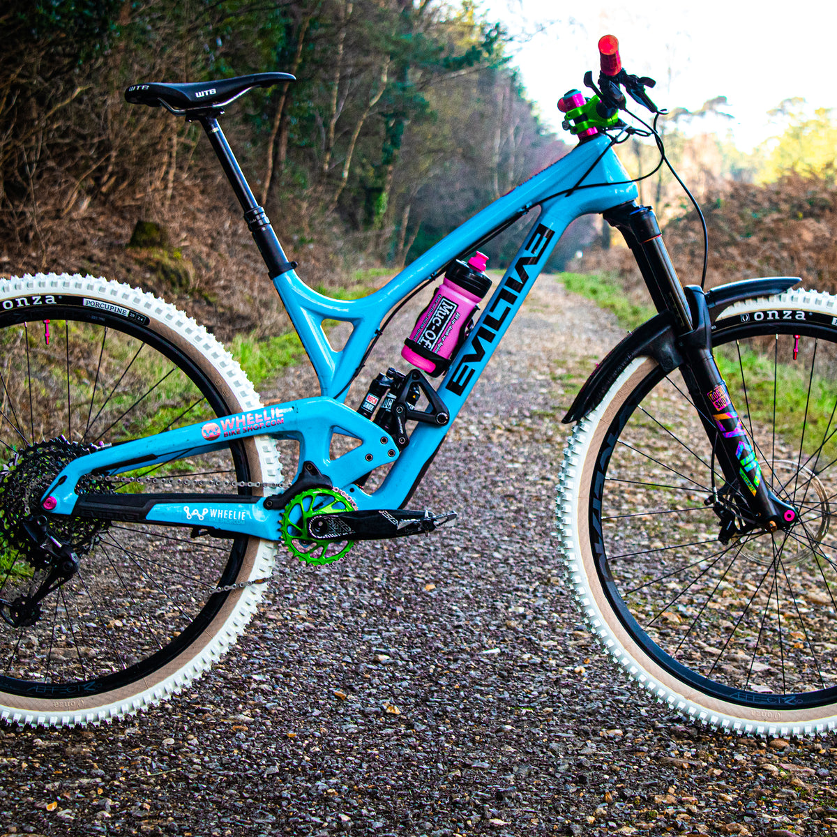 Are white tyres a good idea?🤔 – Wheelie Bike Shop